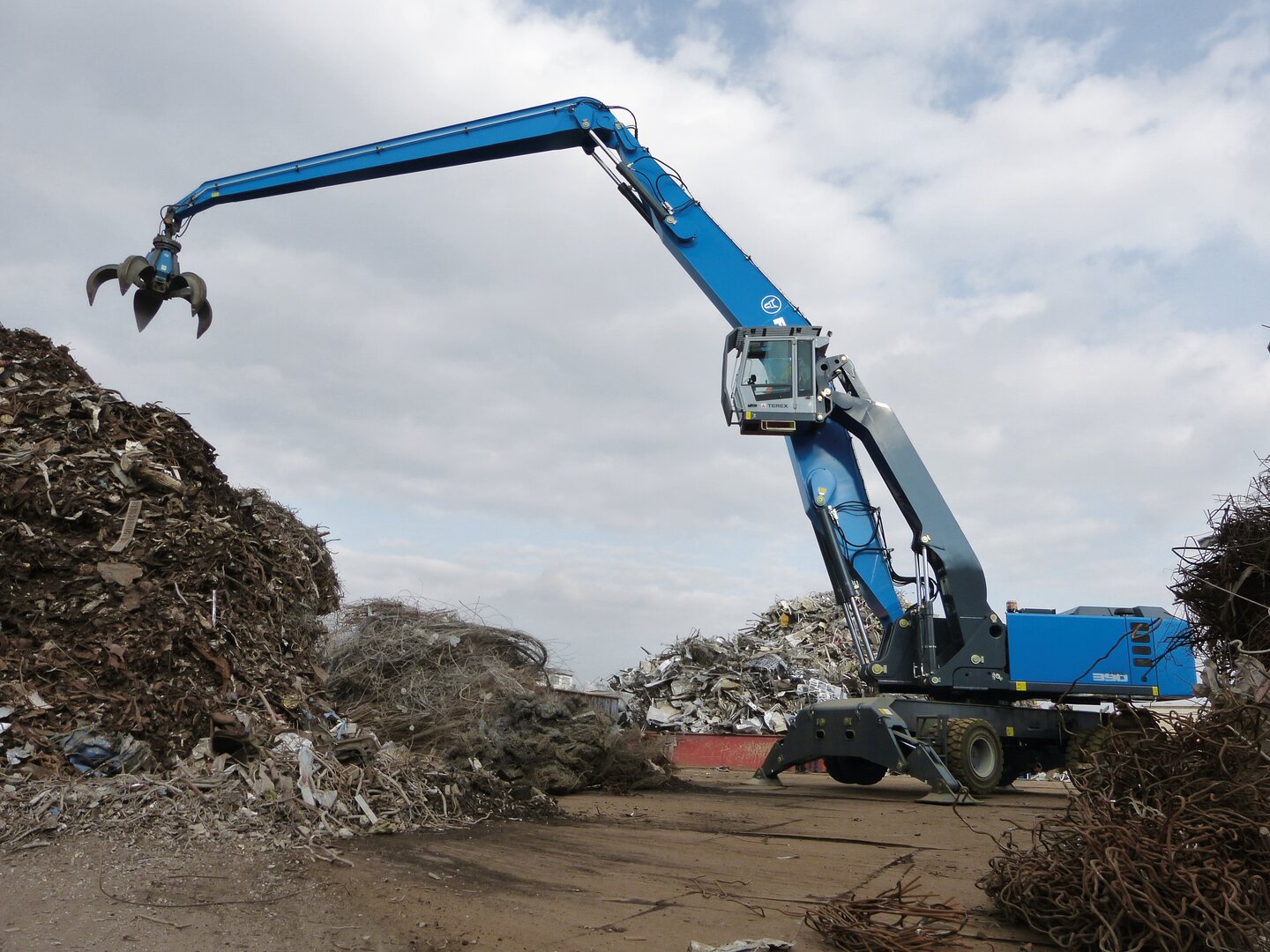 Der Fuchs MHL390F Umschlagbagger